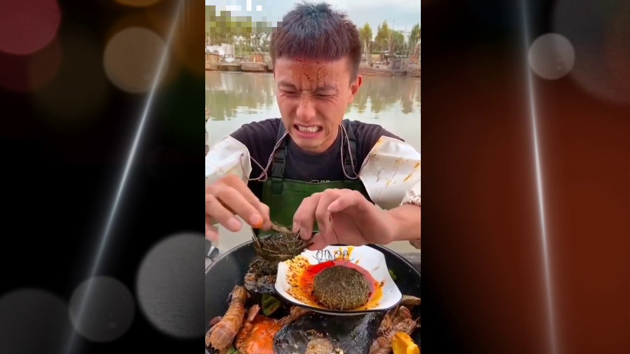 Fisherman eating delicious seafood boil! ep3 - YouTube