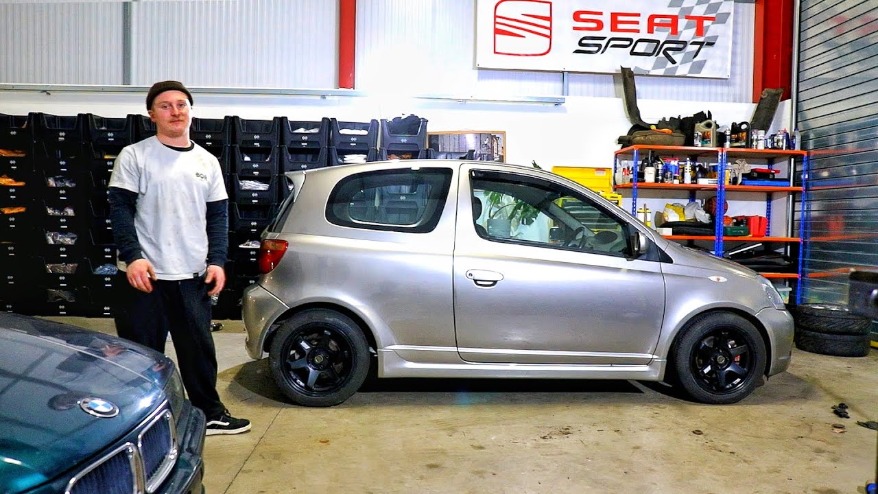 Lowering the Yaris on PERFECT wheels - YouTube