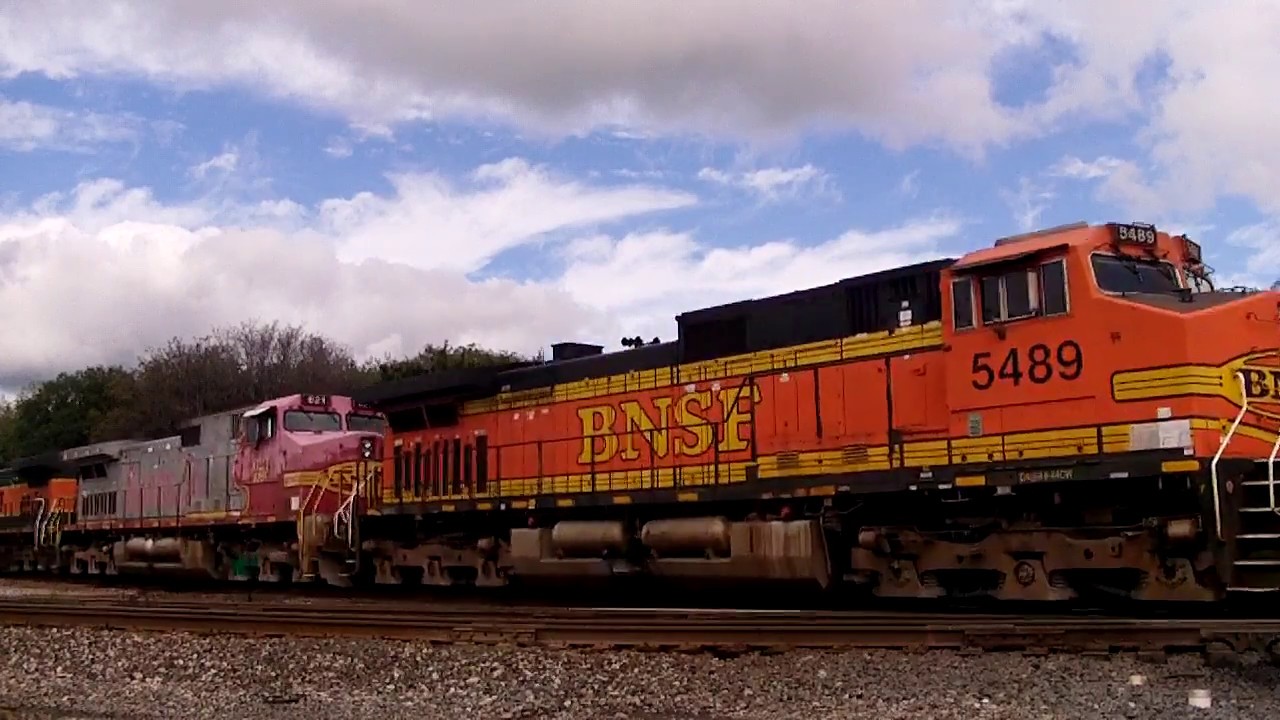 CSX K038 @ WELLSBORO, IN 9 6 14 BNSF 5489 BNSF 621 BNSF 993 - YouTube