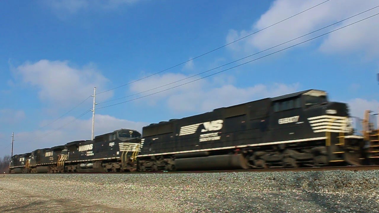 NS Dash 9 trio, Dash 8, & SD60M Triclops head west through Millbury w ...