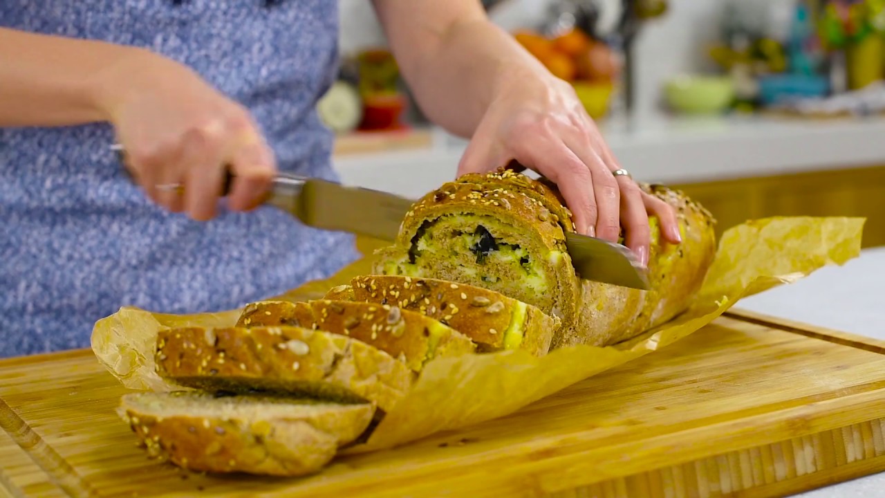 Reteta Paine integrala de casa umpluta cu masline si branza | Bucataras ...