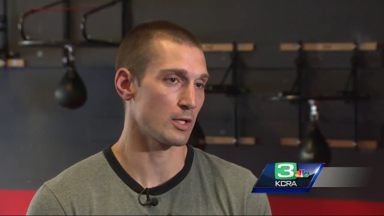 CHP officer to fight in Sacramento boxing event - YouTube