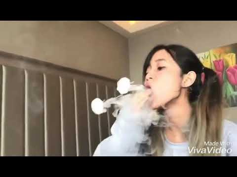 KEREN Cewe cantik pake VAPE keren - YouTube