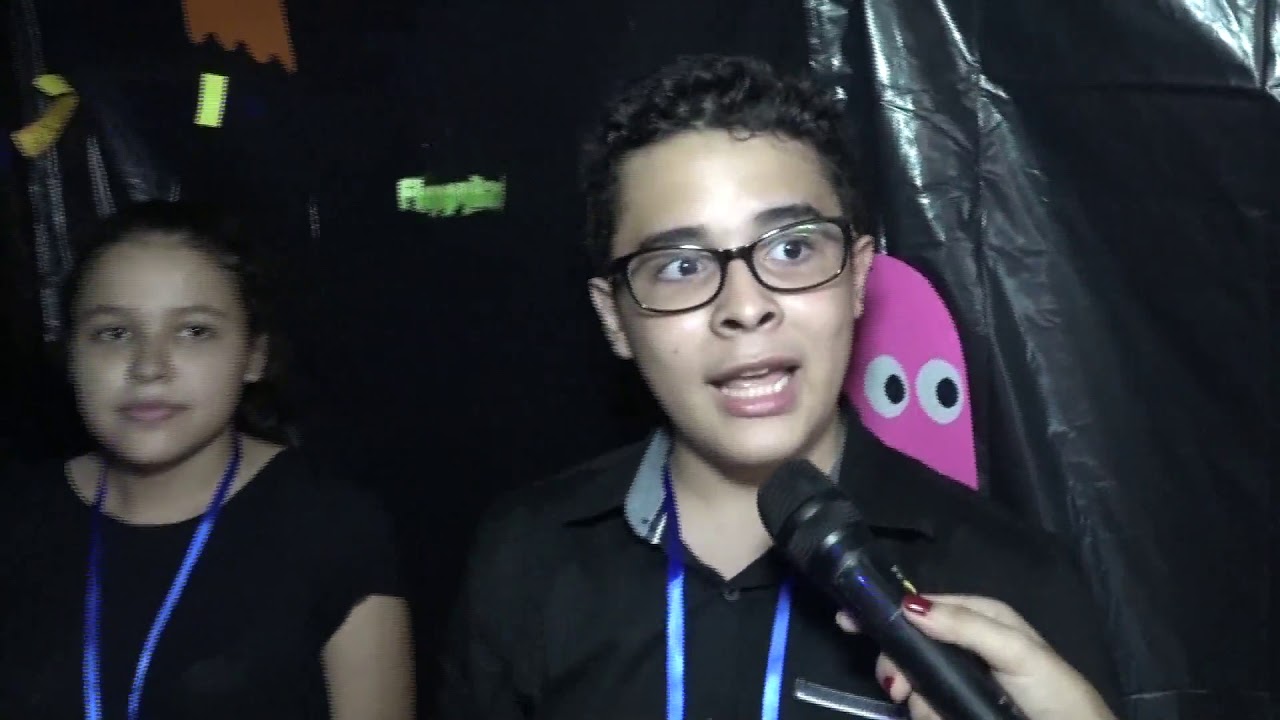 Florencia Bilingual School realizo su feria tecnológica - YouTube