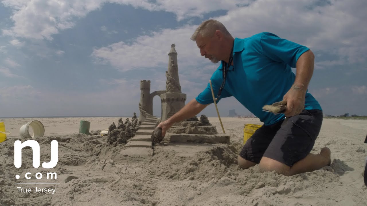 Sandcastle time-lapse of a professional sand sculptor - YouTube