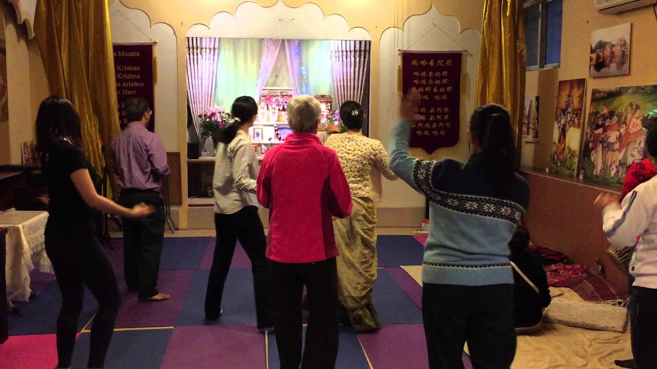 Hare Krishna Kirtan ISKCON Beijing, China (May 10, 2015) - YouTube