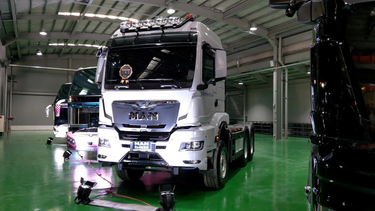 MAN TG3 TGS 33.510 6x4曳引車 - YouTube