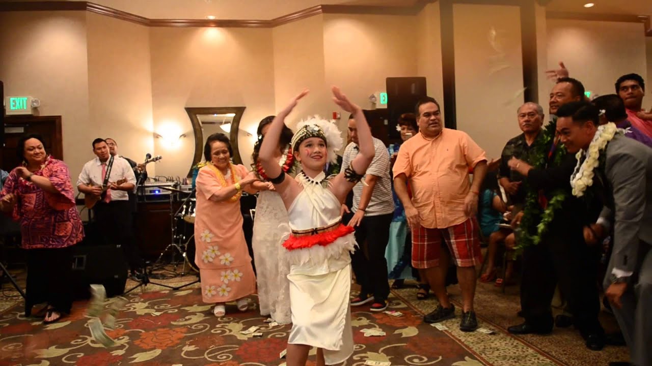 Nafanua doing the Taualuga dance for family wedding. - YouTube
