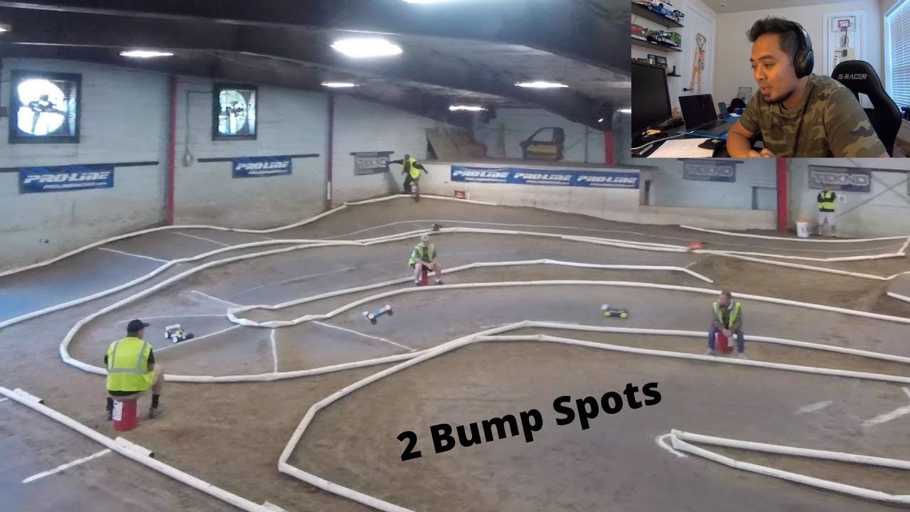 Intense 3 Car Battle B-Main Bump RC Car Racing - YouTube