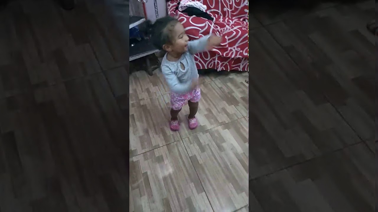 Anna Lívia - YouTube