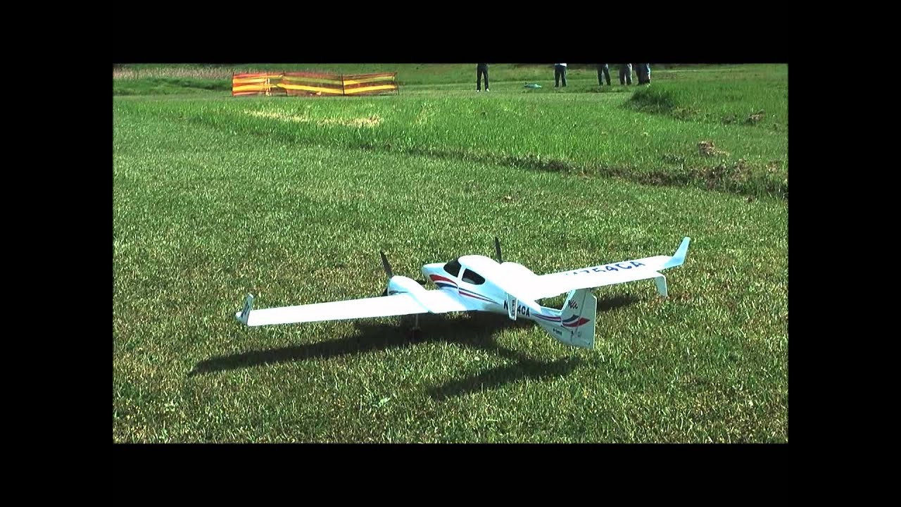 Flyfly Diamond DA42 Launch and Crash - YouTube