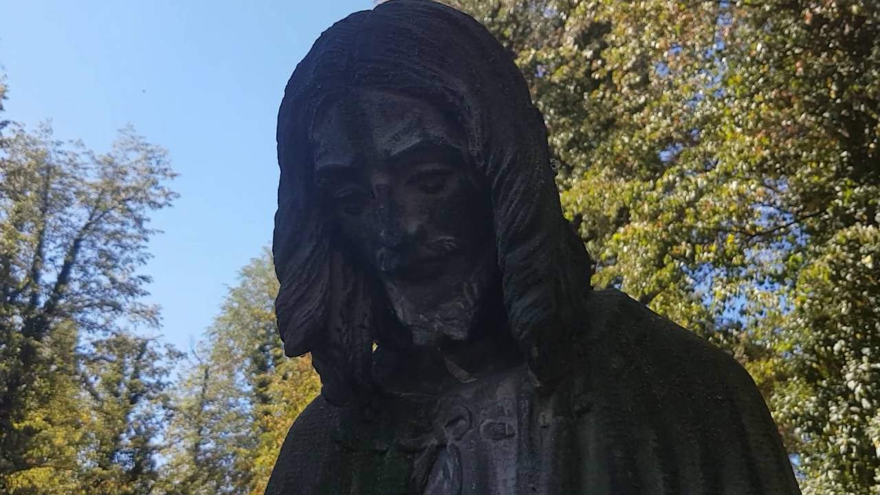 Haunted Prague : Strasnice Cemetery - YouTube