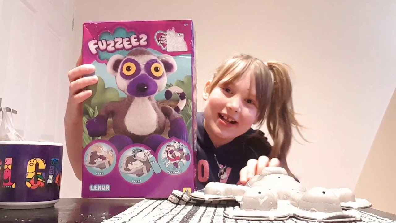 Jessica Youwho reviews "Fuzzeez" - YouTube