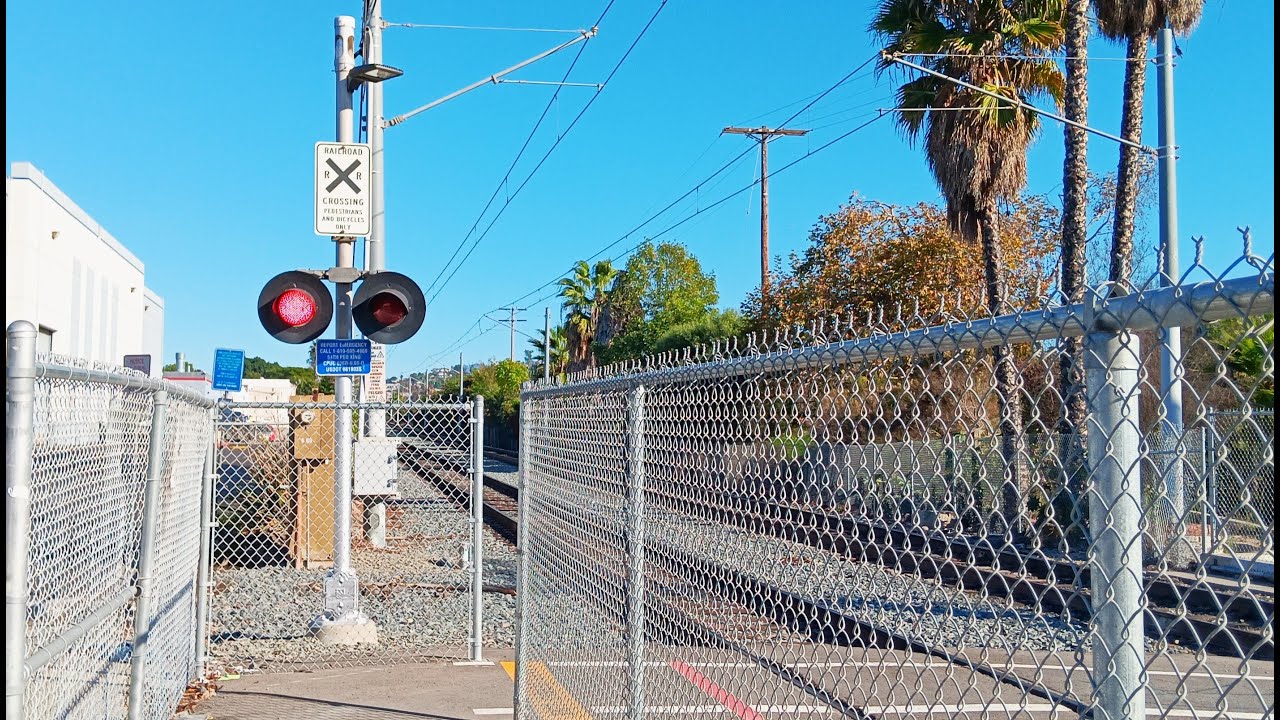 MTS Orange Line #railroadcrossing Signal For Pedestrians (Market St ...