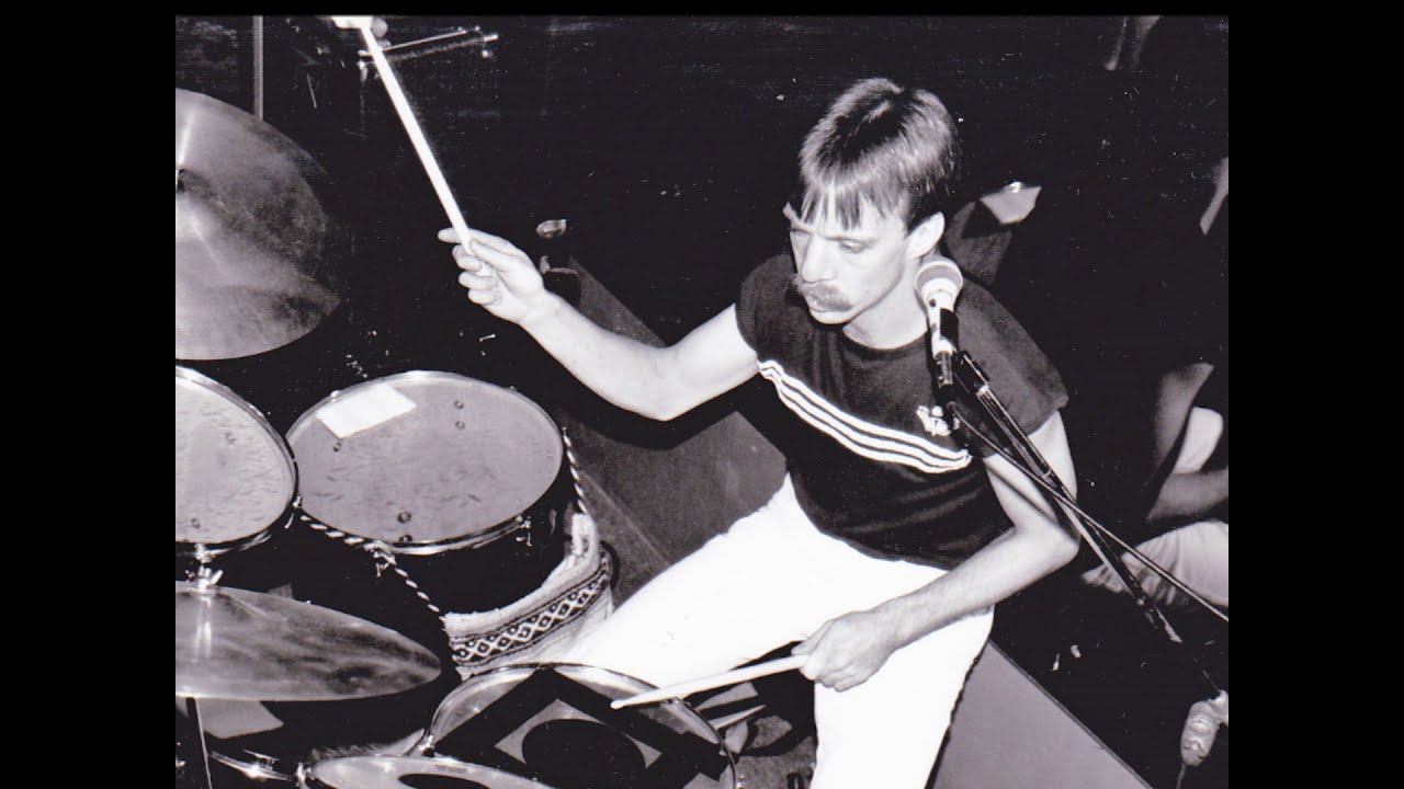 "Harmless Guitar" from the cd "Tres Chique". - YouTube