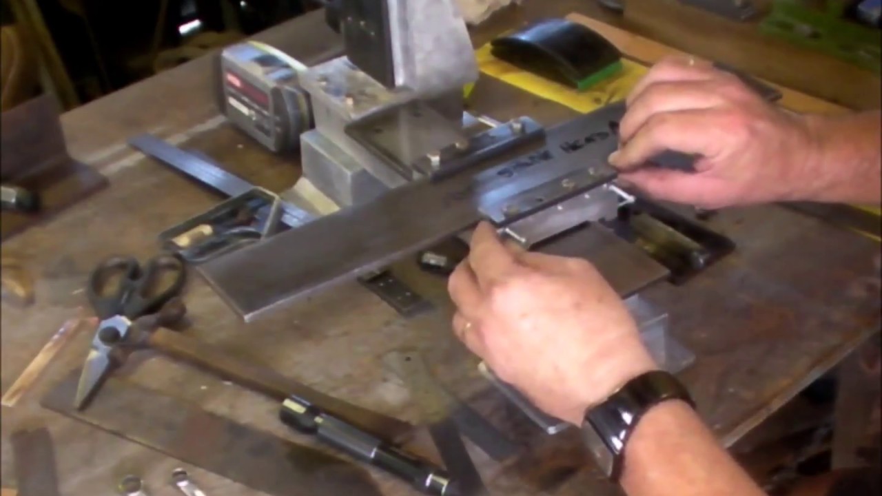 Building the Gingery Milling Machine 12, the carriage - YouTube