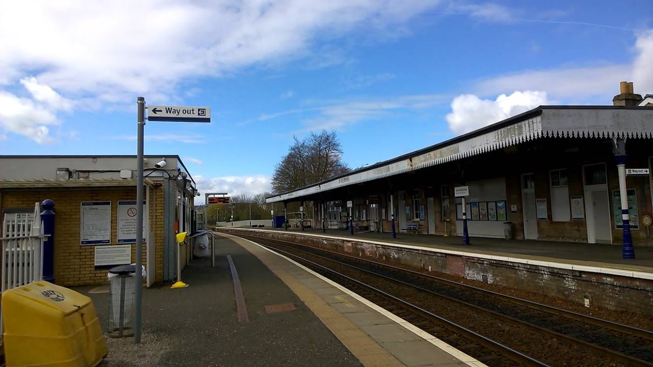 Dunfermline Town Train Station - YouTube