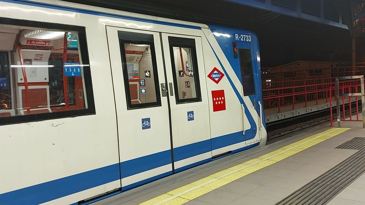 Metro de Madrid: 2000B Saliendo de Aluche Hacia a las Cocheras - YouTube