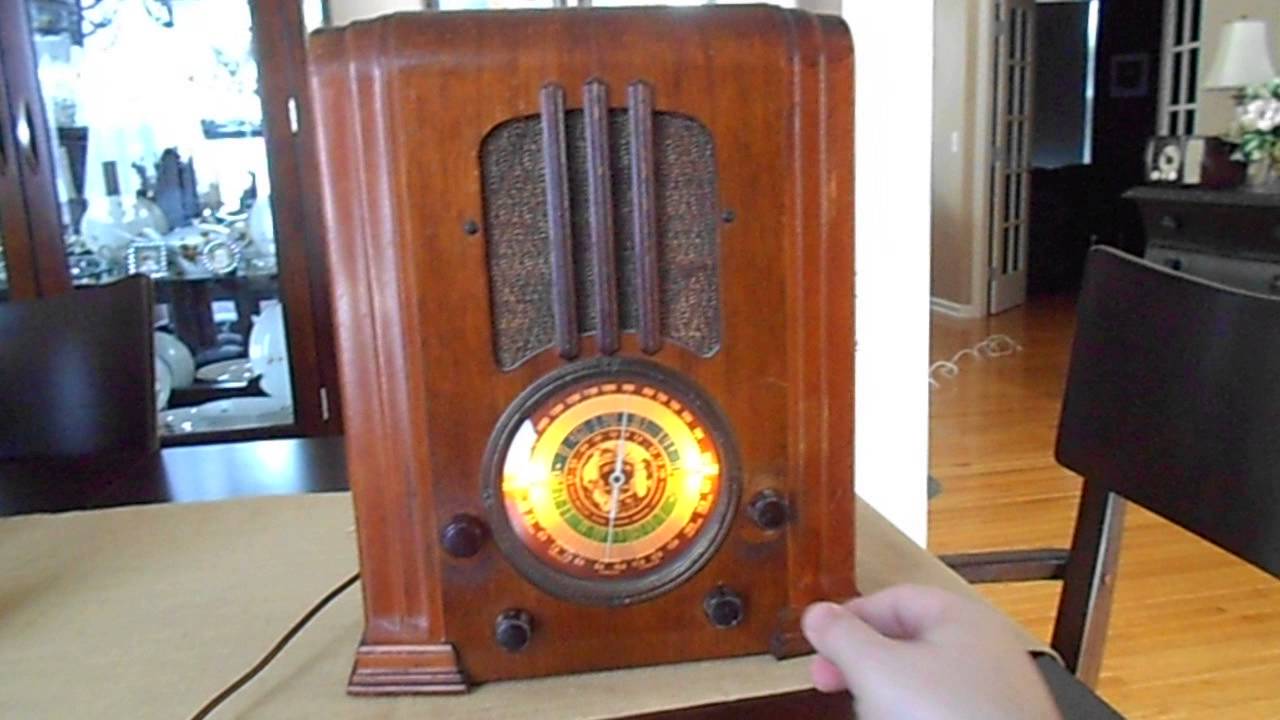 1936 Detrola 109 Tombstone Radio (All Original!) - YouTube