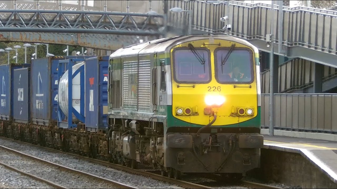 Irish Rail Freight and Departmental Trains at Kildare 17-4-2014 - YouTube