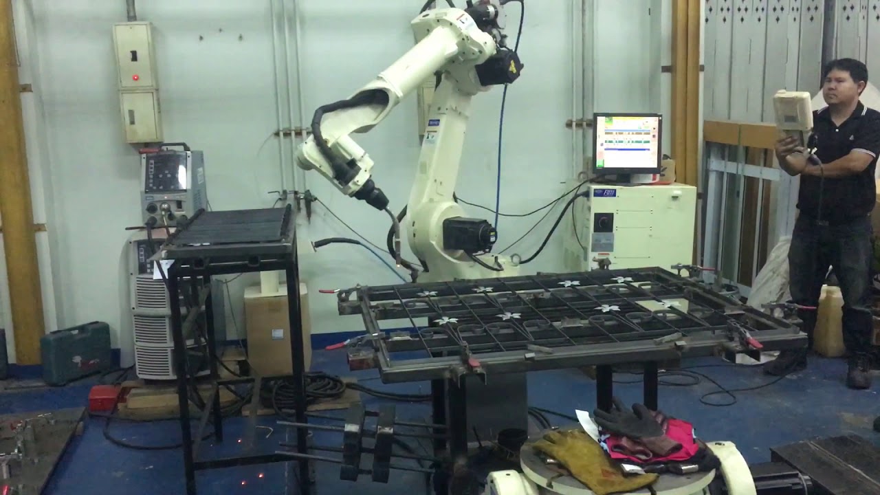 OTC Robot เชื่อมเหล็กดัด - YouTube