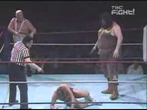 Big Daddy & Tony St Clair vs Giant Haystacks & Bruno Elrington - YouTube