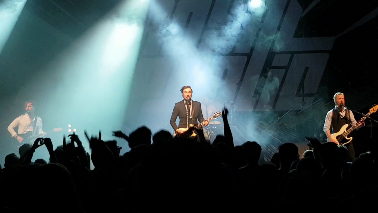 Royal Republic - Weekend Man Live - YouTube