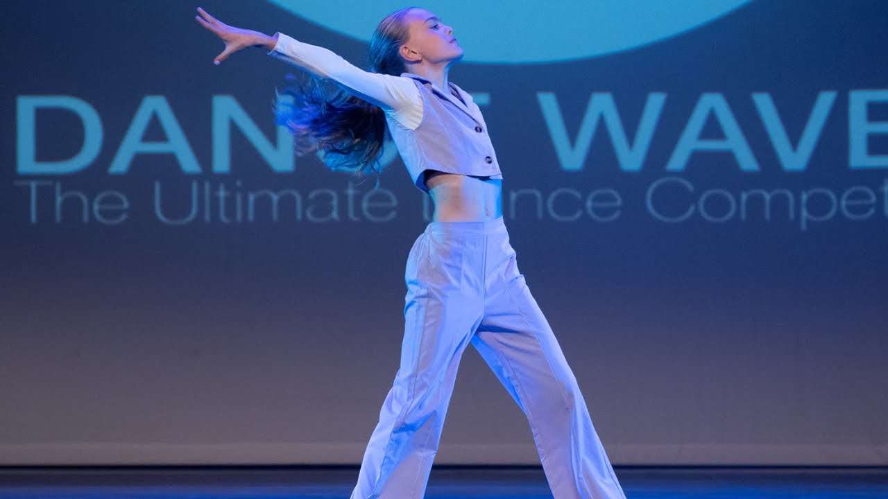 24-25 Qualifier 10 BE - Maya Van Dommelen (JayBeeS Dancers) // Shake It ...