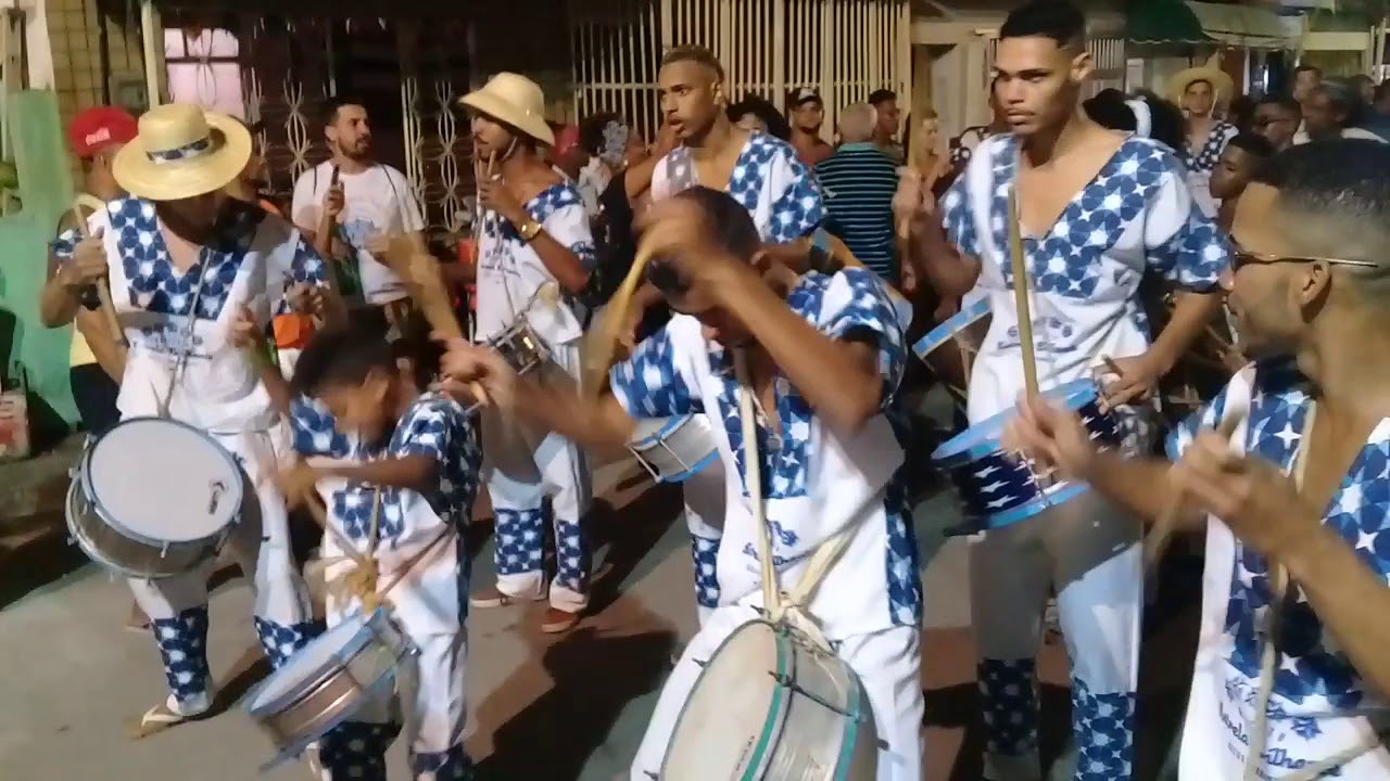 Maracatu Nação Estrela Brilhante do Recife - YouTube