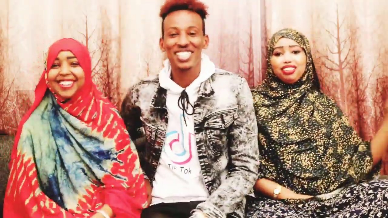 Challenge cusub bashal iyo qarexo by bisha cas - YouTube