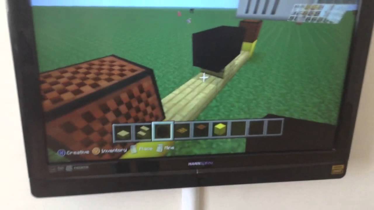 Minecraft Xbox 360 tutorial: flat screen TV - YouTube