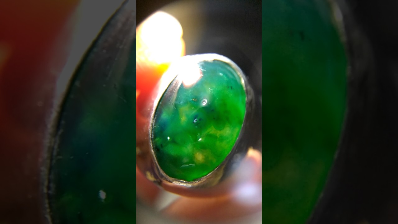 Natural Jadeite Jade, Imperial Green - YouTube