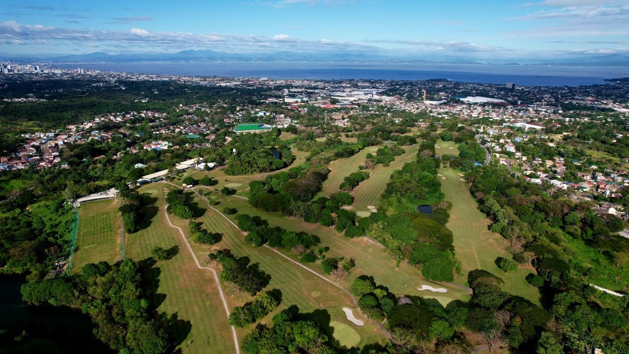 Fly over newly renovated golf course "Hallo Ridge Filipinas Golf Club ...