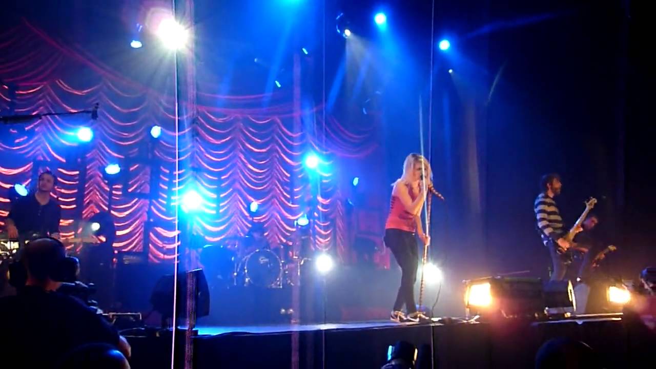Paramore - Careful HD (London Wembley Arena 18/12/2009) - YouTube
