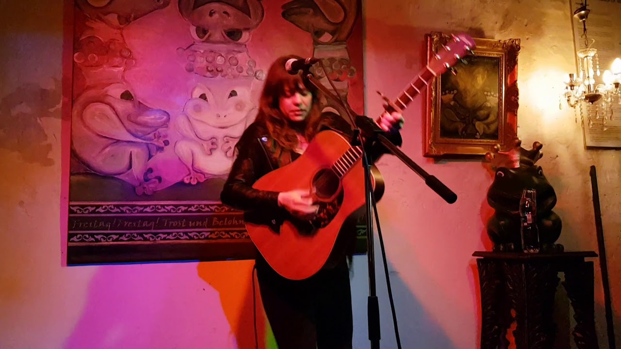 Steph Cameron ♪♫♪♫ LIVE ♪♫♪♫ in the Old Signal Box ♪♫♪♫ - YouTube