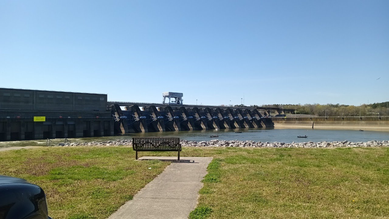 CUMBERLAND RIVER BARKLEY DAM with FUN FISHING ADVENTURES - YouTube