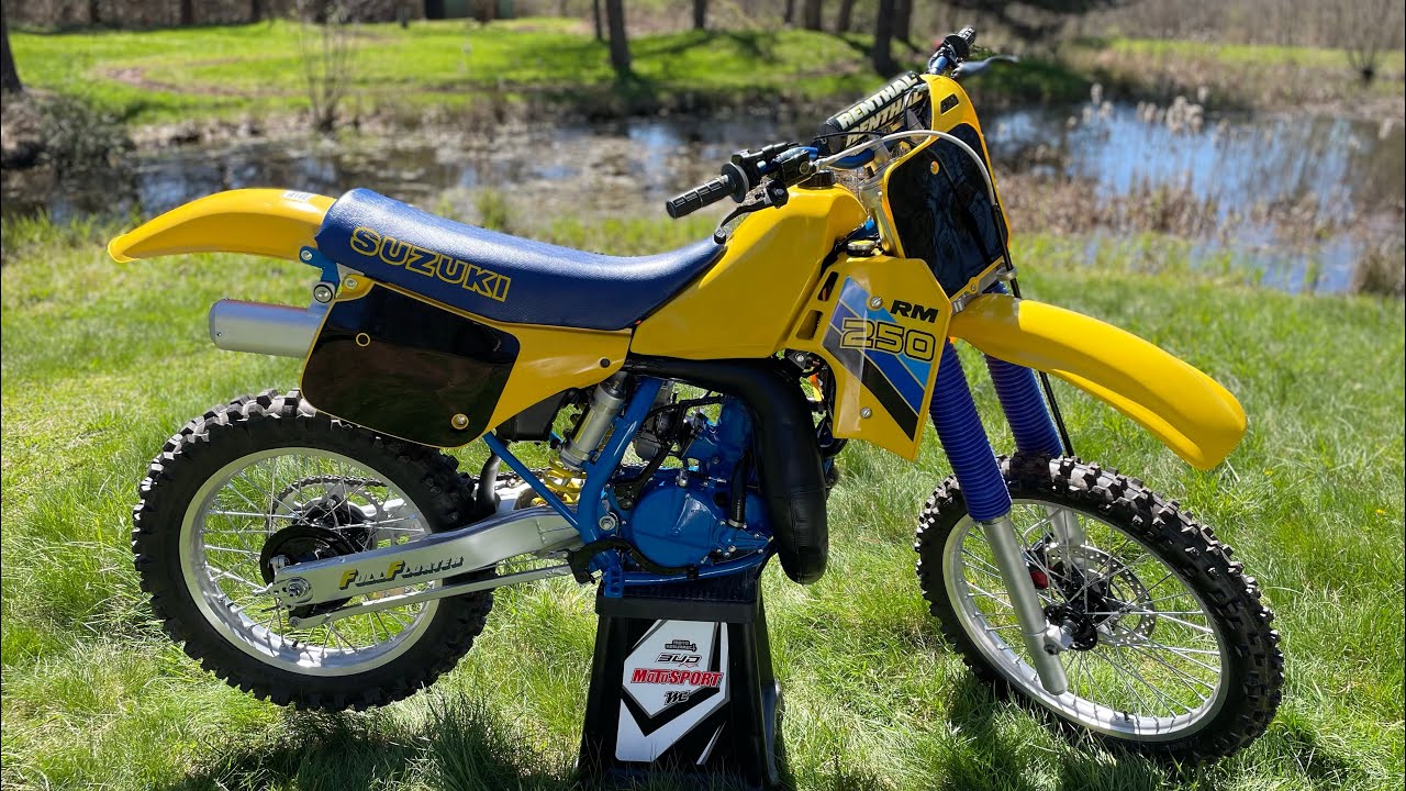 1986 Suzuki RM250 Reveal - YouTube
