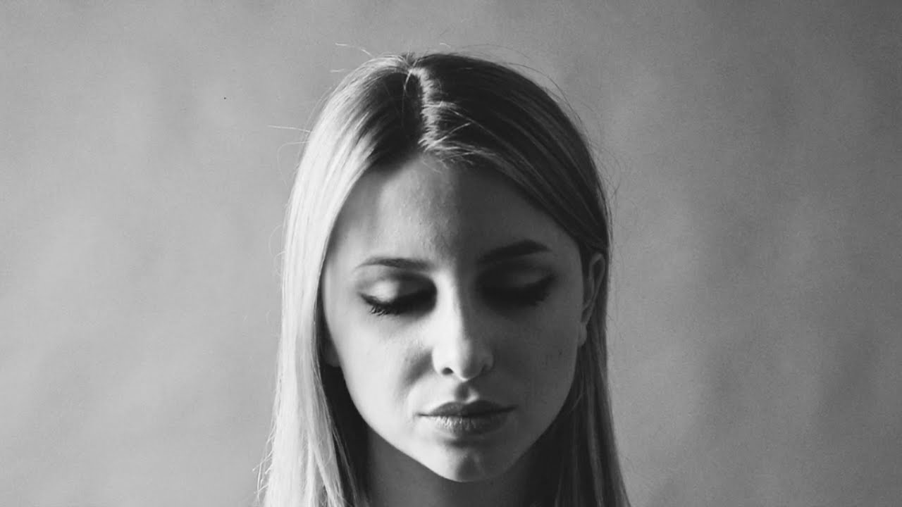 Jean Marlow- 'Familiar Lights' (Acoustic Version) - YouTube