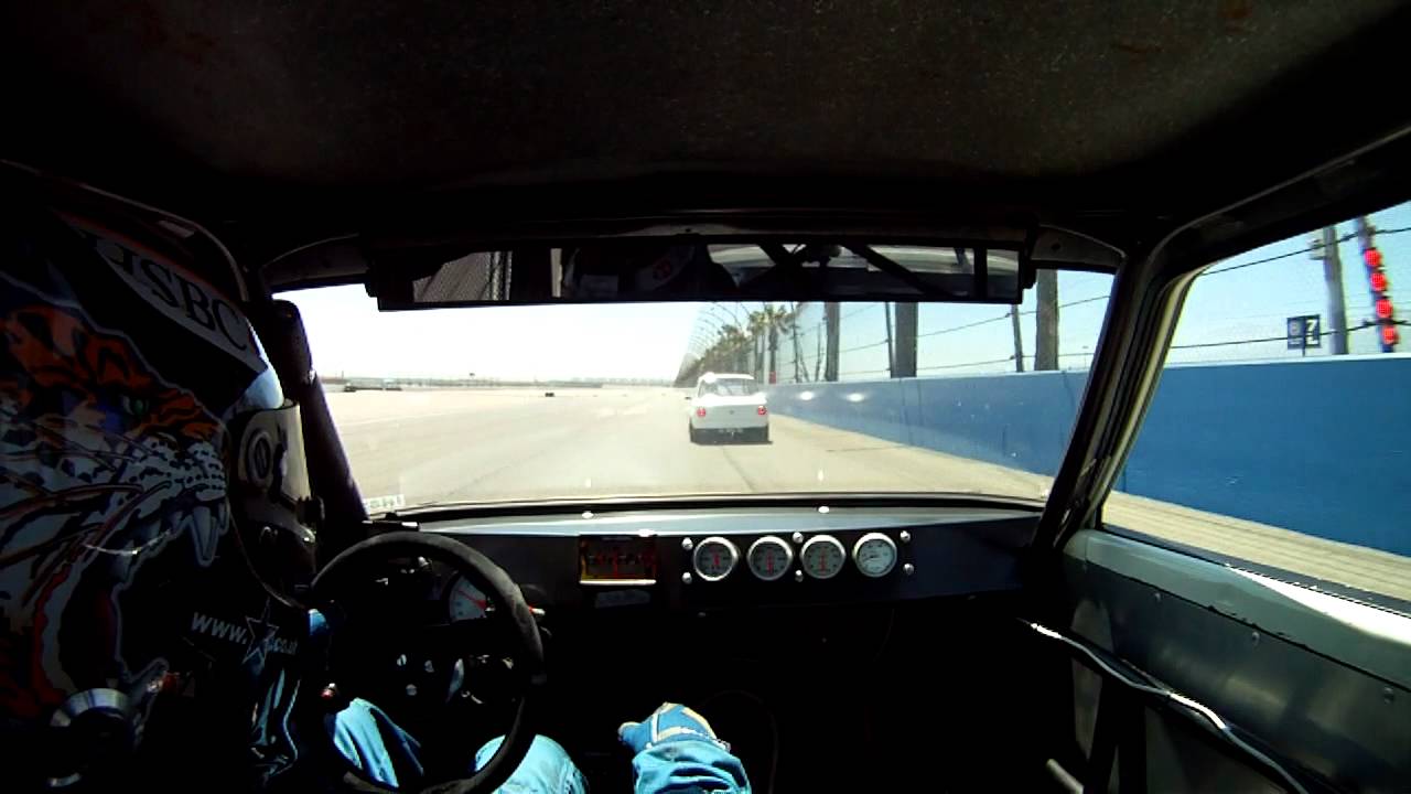 Datsun 510 AAA Speedway HSR 6-24-2011 Race ~ Ross Ditlove - YouTube