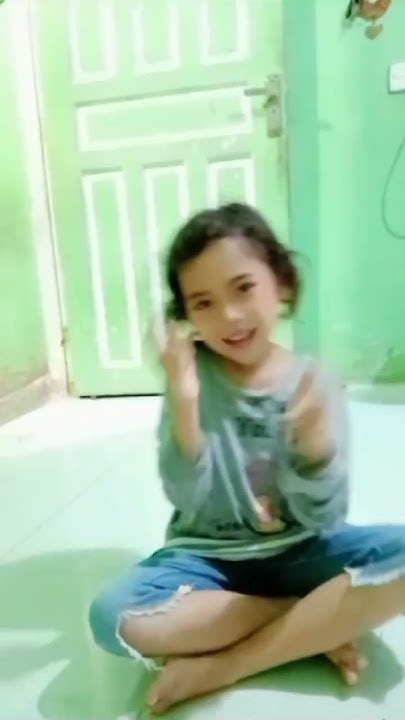 Adek zhira - YouTube