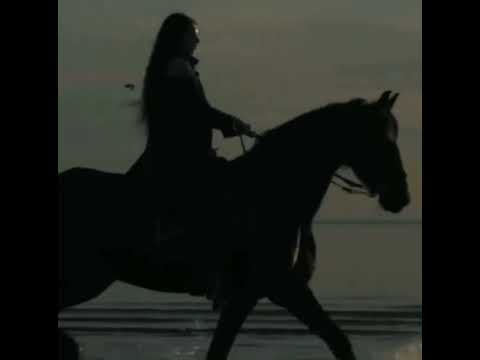 rüzgar savursun saçını🌝