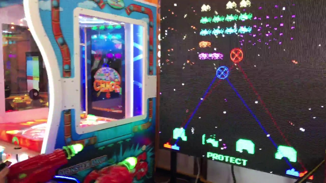 Space invaders frenzy, sit down, arcade game - YouTube