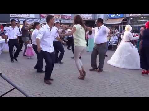 Düğünde Çok Tatlı Ankara Havası Oynayan Kız HD
