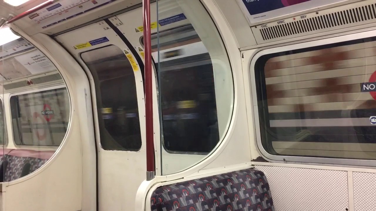 London Underground (Bakerloo Line) Elephant and Castle to Waterloo ...