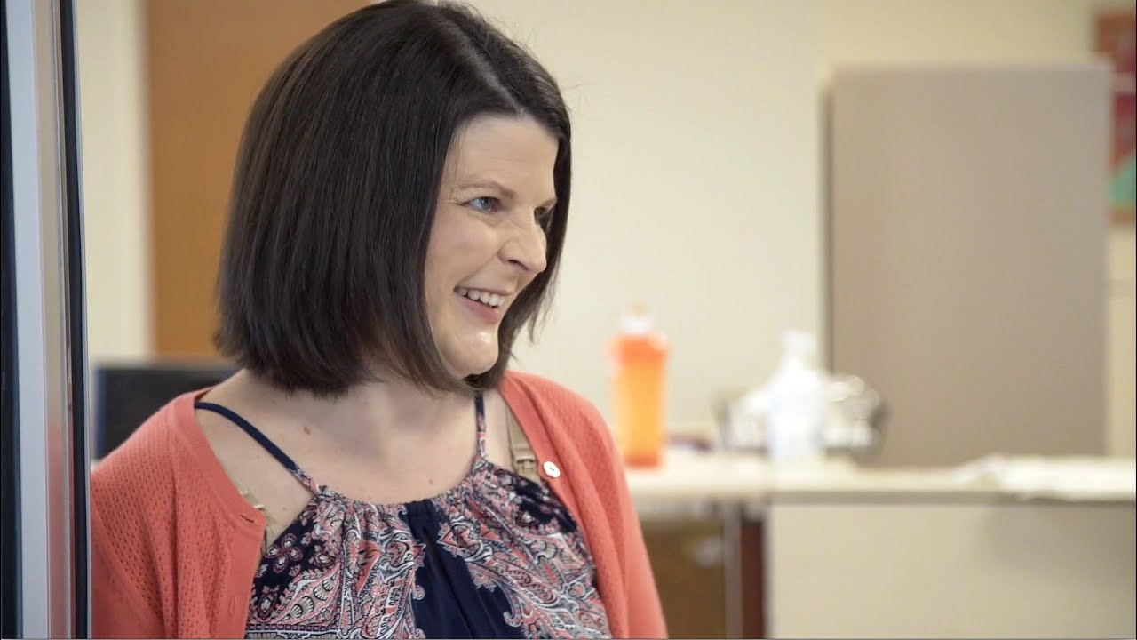 2017 Bell Tower Gala: Dr. Jennifer Davidson, Distinguished Young Alumna ...