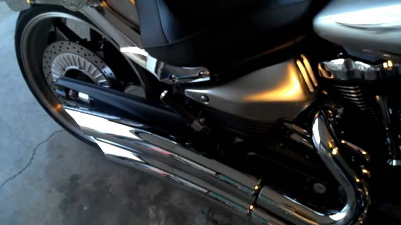 Yamaha Raider with Vance and Hines 2 into 2 exhaust - YouTube