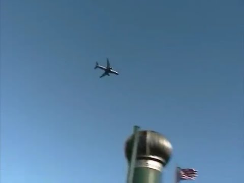 [GRAPHIC] 9/11 – CRASH UAL175 (Youtube/Kevin W.) [HQ] - YouTube