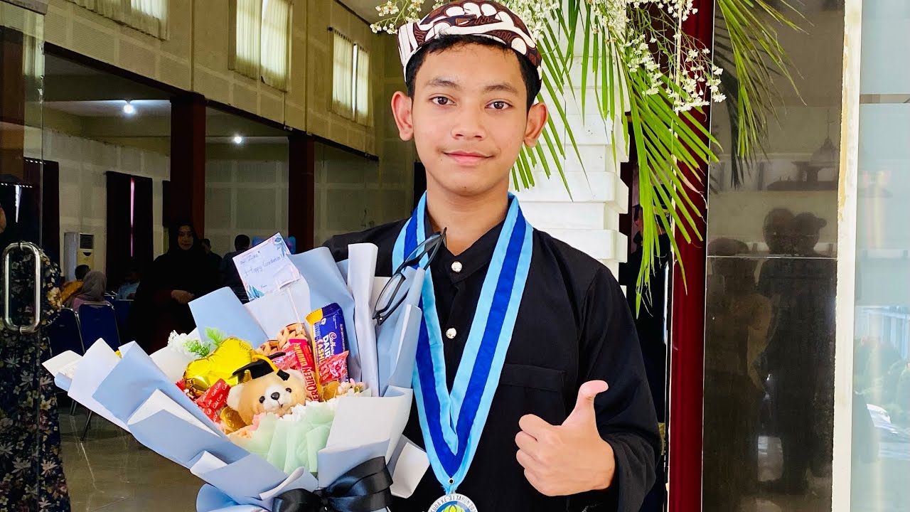 Wisuda Zora // Kelulusan SD Lab UM Malang 2023 - YouTube