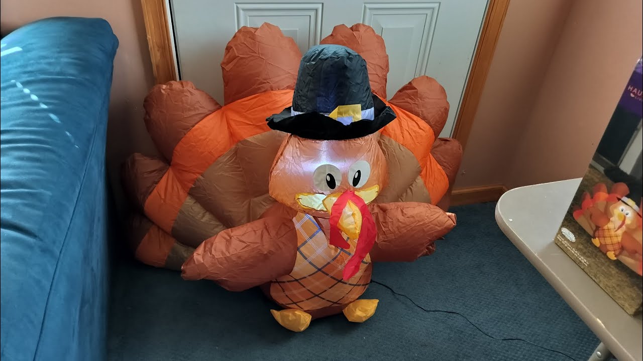NEW FOR 2024 Gemmy Thanksgiving Airblown Inflatable 2.5ft Turkey - YouTube