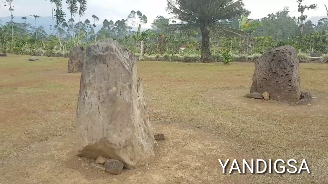 Situs Megalitikum Batu Berak Di Lampung Barat - YouTube